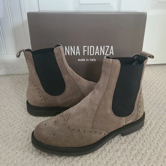 Anna Fidanza | Shoes | Anna Fidanza Suede Ankle Boots Womens Us 7 Gray ...